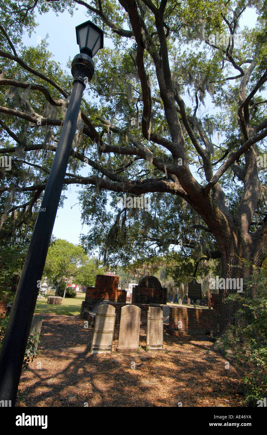 Gravestones Colonial Park Cemetery Savannah Georgia USA Stock Photo - Alamy