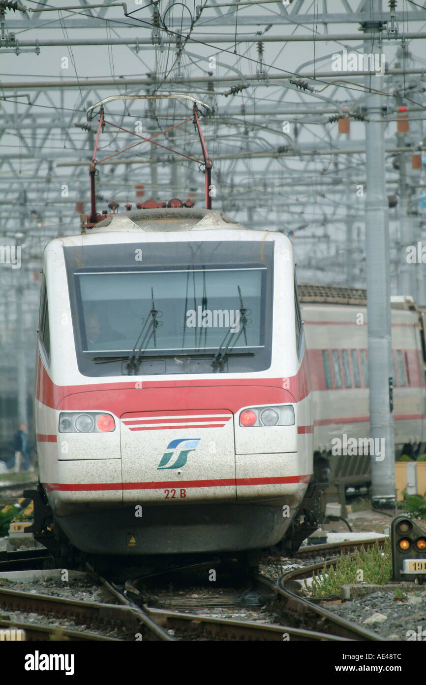 Pendolino train italy hi-res stock photography and images - Alamy