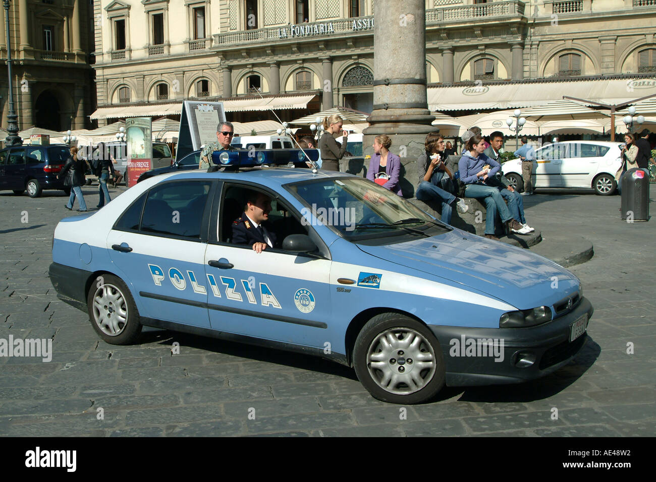 Italian police car parked hi-res stock photography and images - Alamy