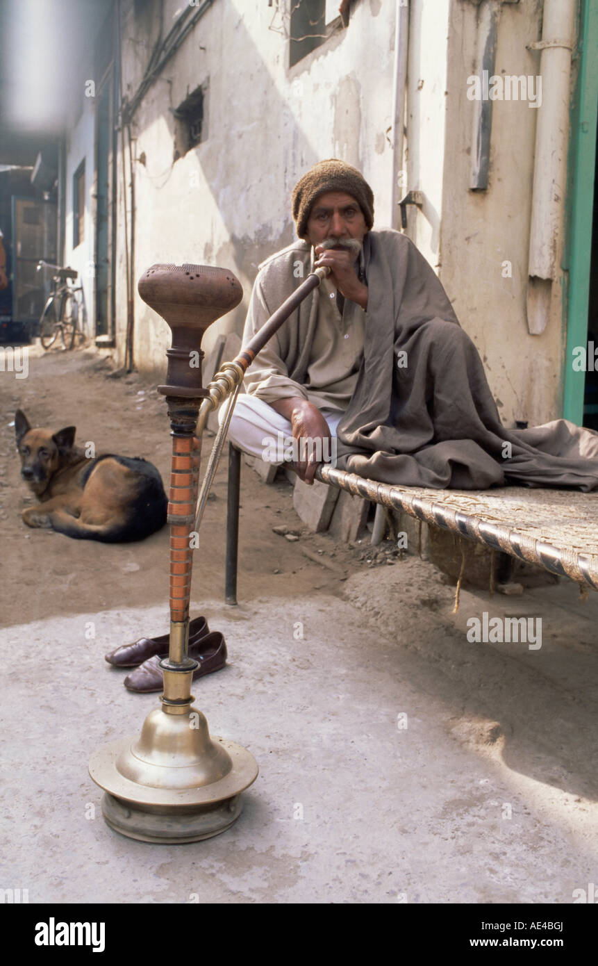 Pipe smoker hi-res stock photography and images - Alamy