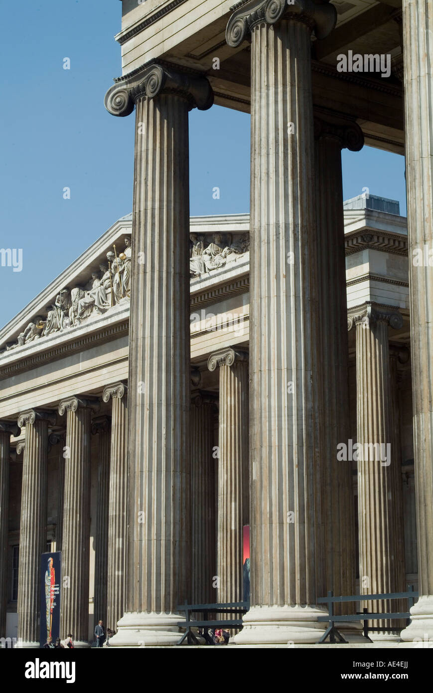 British museum columns hi-res stock photography and images - Alamy