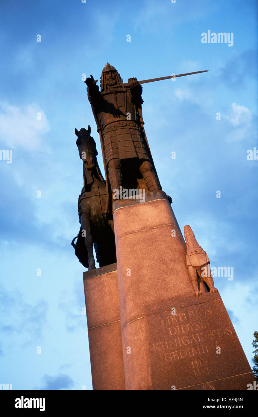 Statue of Grand Duke Gediminas and his horse, Katedros Aikste ...