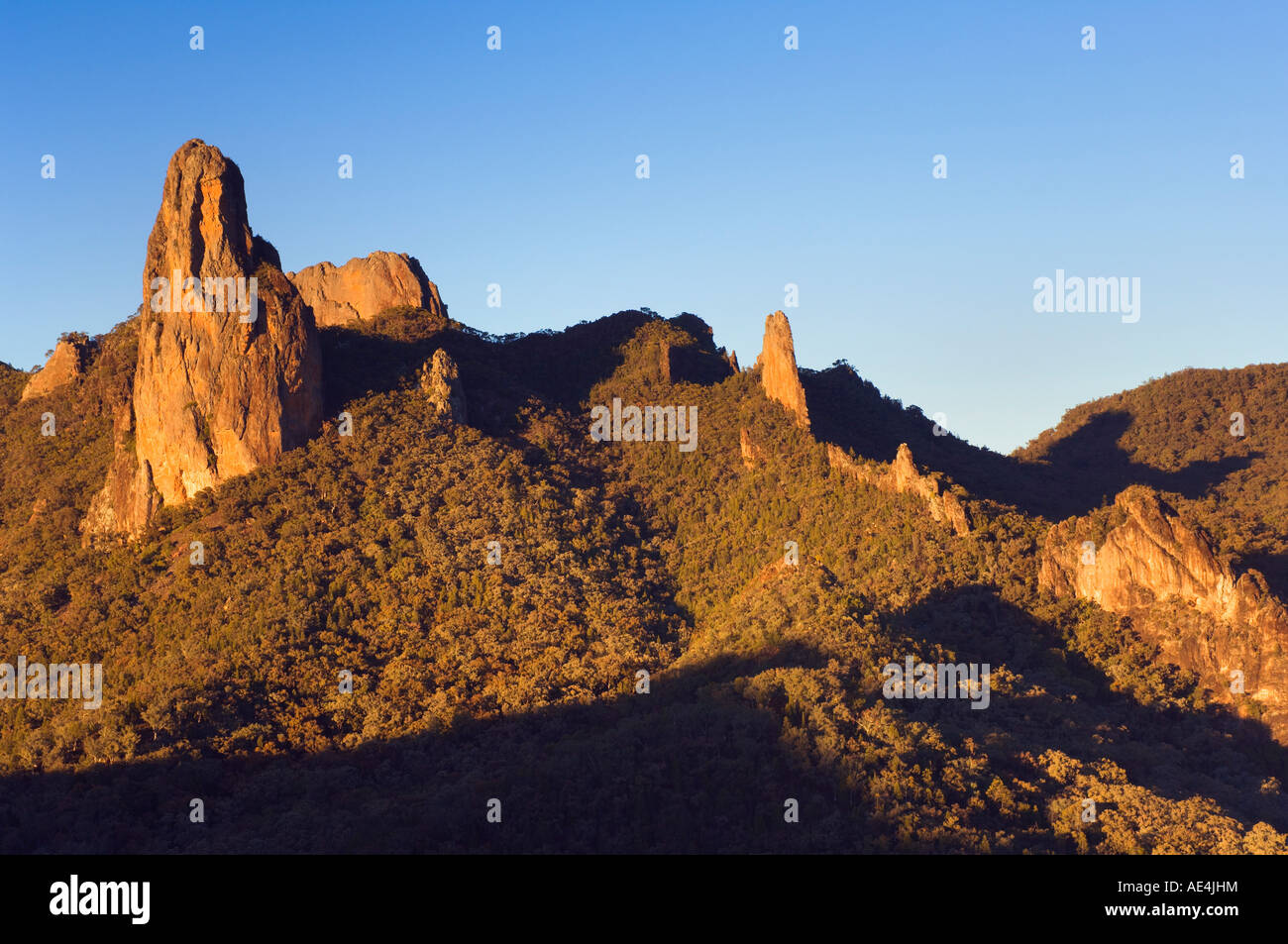 Crater Bluff and Breadknife from Macha Tor, Warrumbungle National Park ...