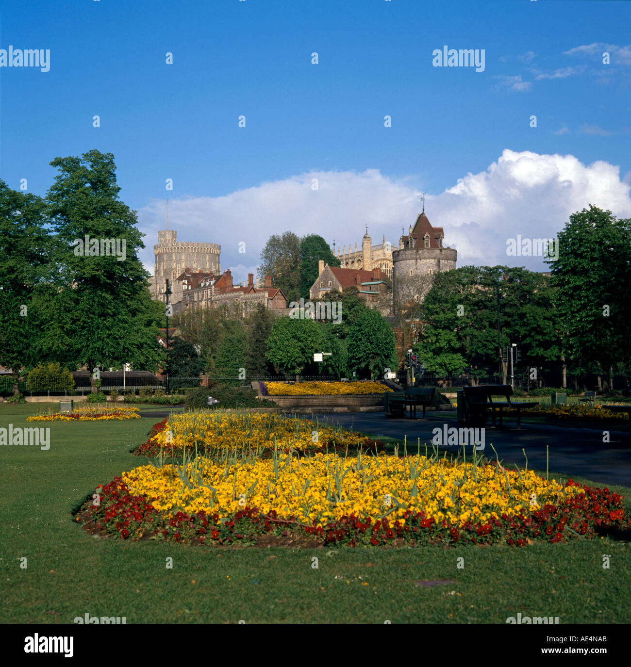 In grounds windsor castle in berkshire hi-res stock photography and ...