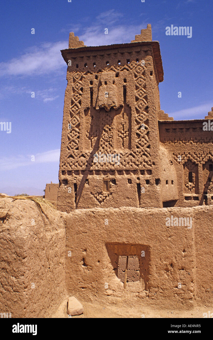Mud brick moroccan home hi-res stock photography and images - Alamy