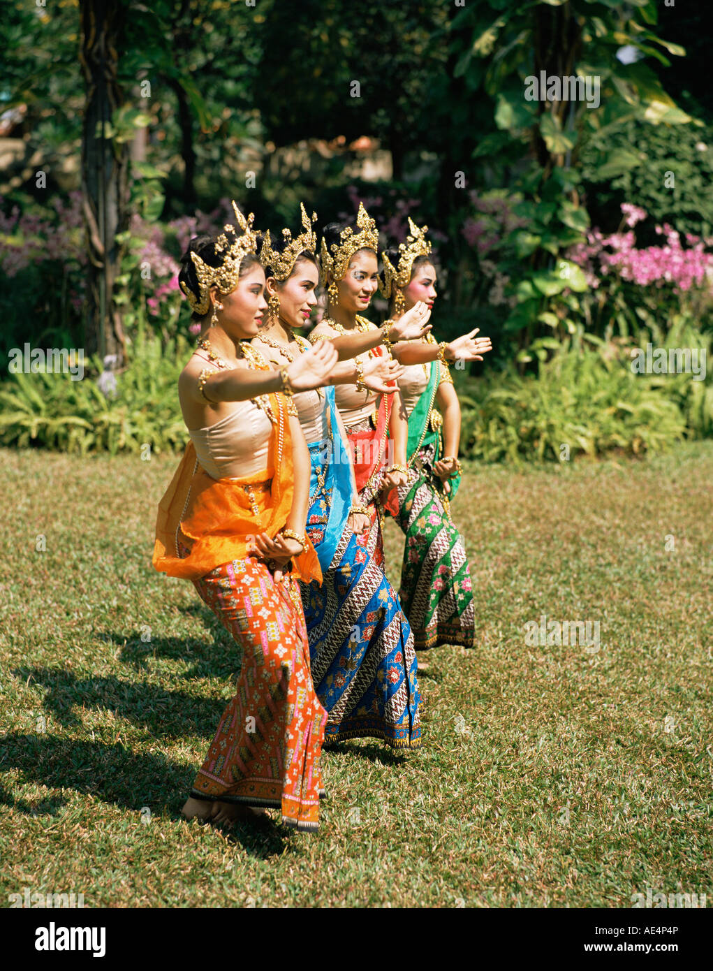 Thai dancing, Oriental Gardens, Bangkok, Thailand, Southeast Asia, Asia ...
