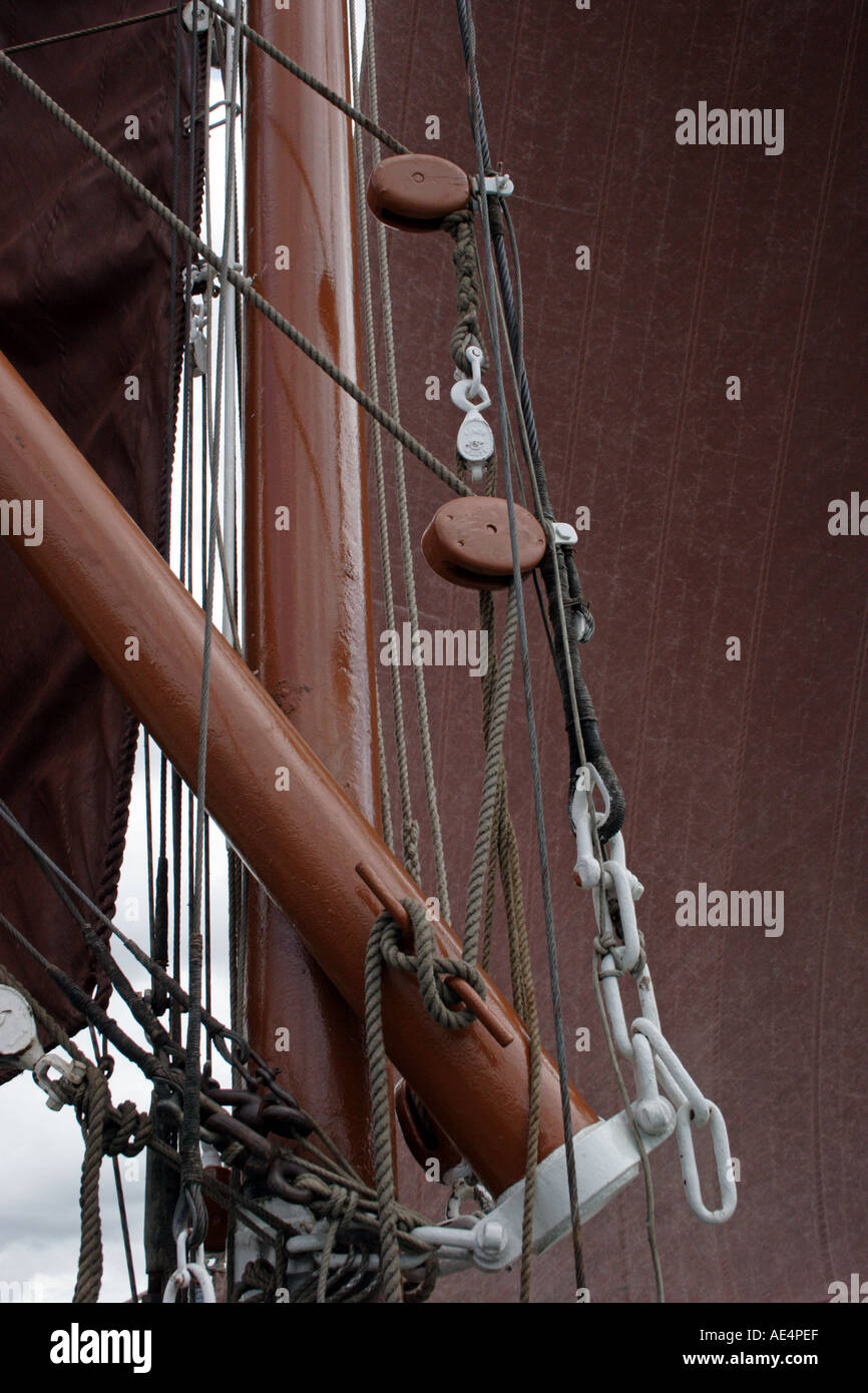 Overhead rigging hi-res stock photography and images - Alamy