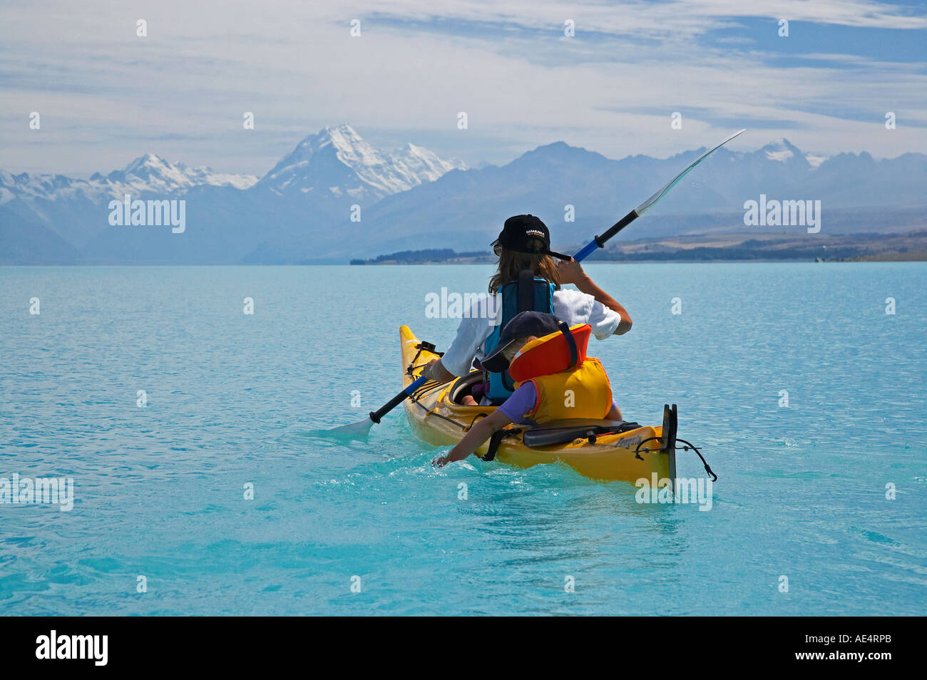 Cook island children canoe hi-res stock photography and images - Alamy