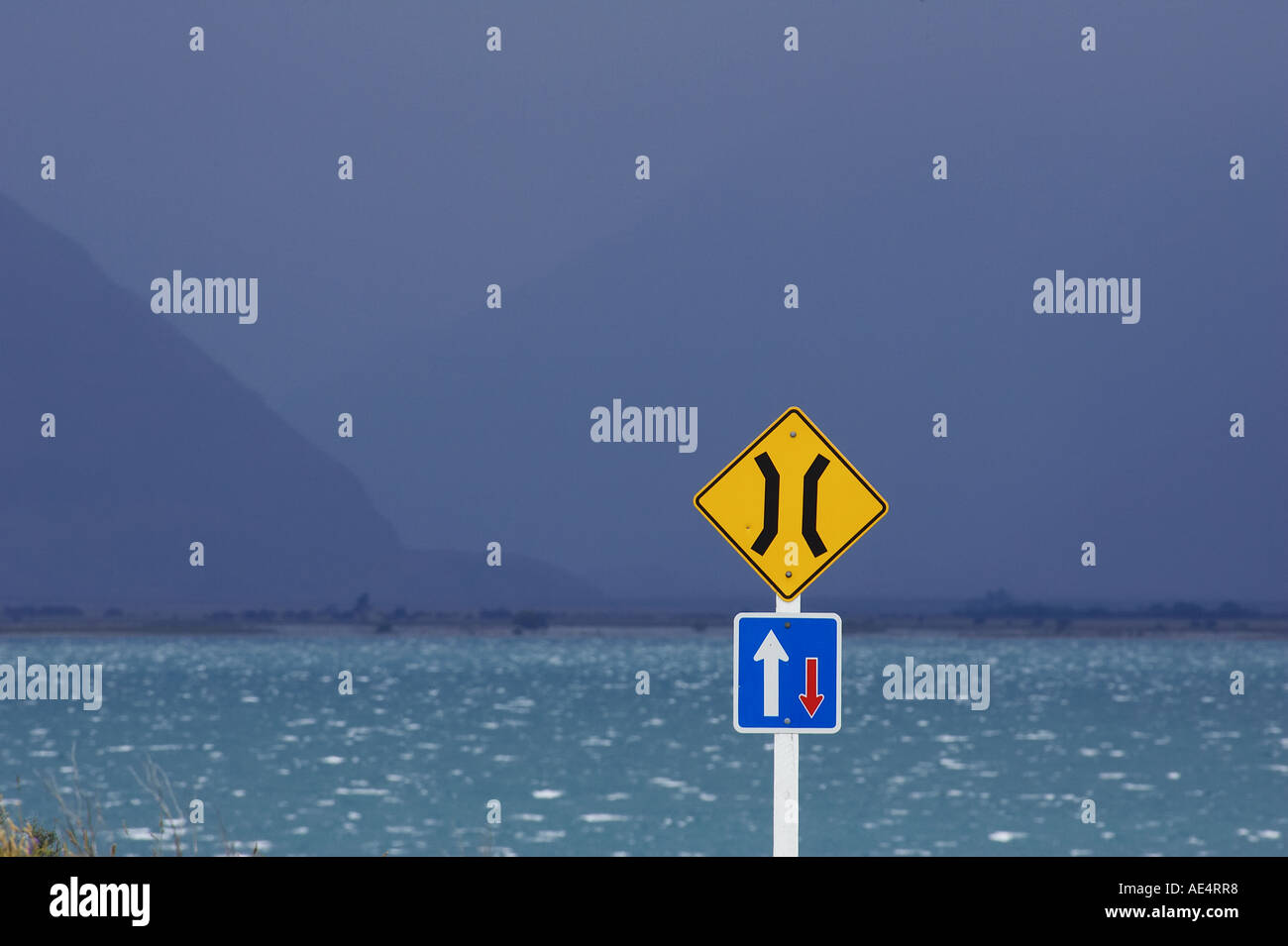 One lane bridge sign hi-res stock photography and images - Alamy