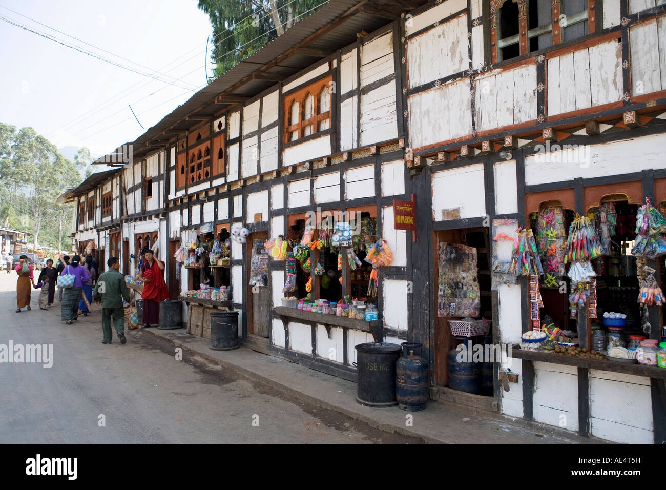 The village of wangdue phodrang hi-res stock photography and images - Alamy