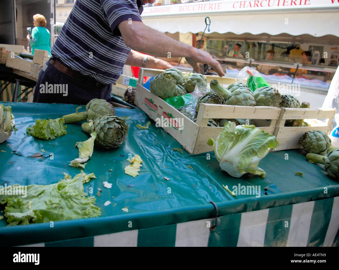 Packing vegetables hi-res stock photography and images - Alamy