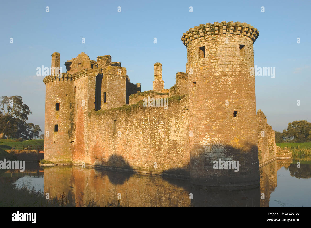 Medieval stronghold, Caerlaverock Castle ruin, Dumfries and Galloway ...