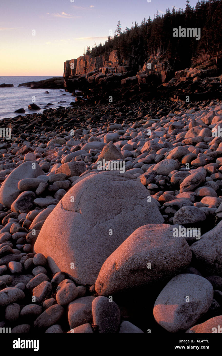 Coastline Rocks Granite rock Stock Photo - Alamy