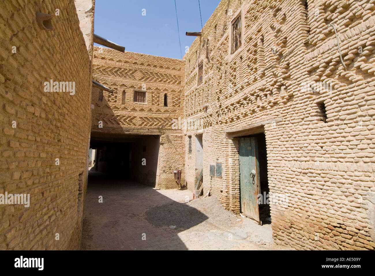 Traditional brick wall architecture, Medina (city centre), Tozeur ...