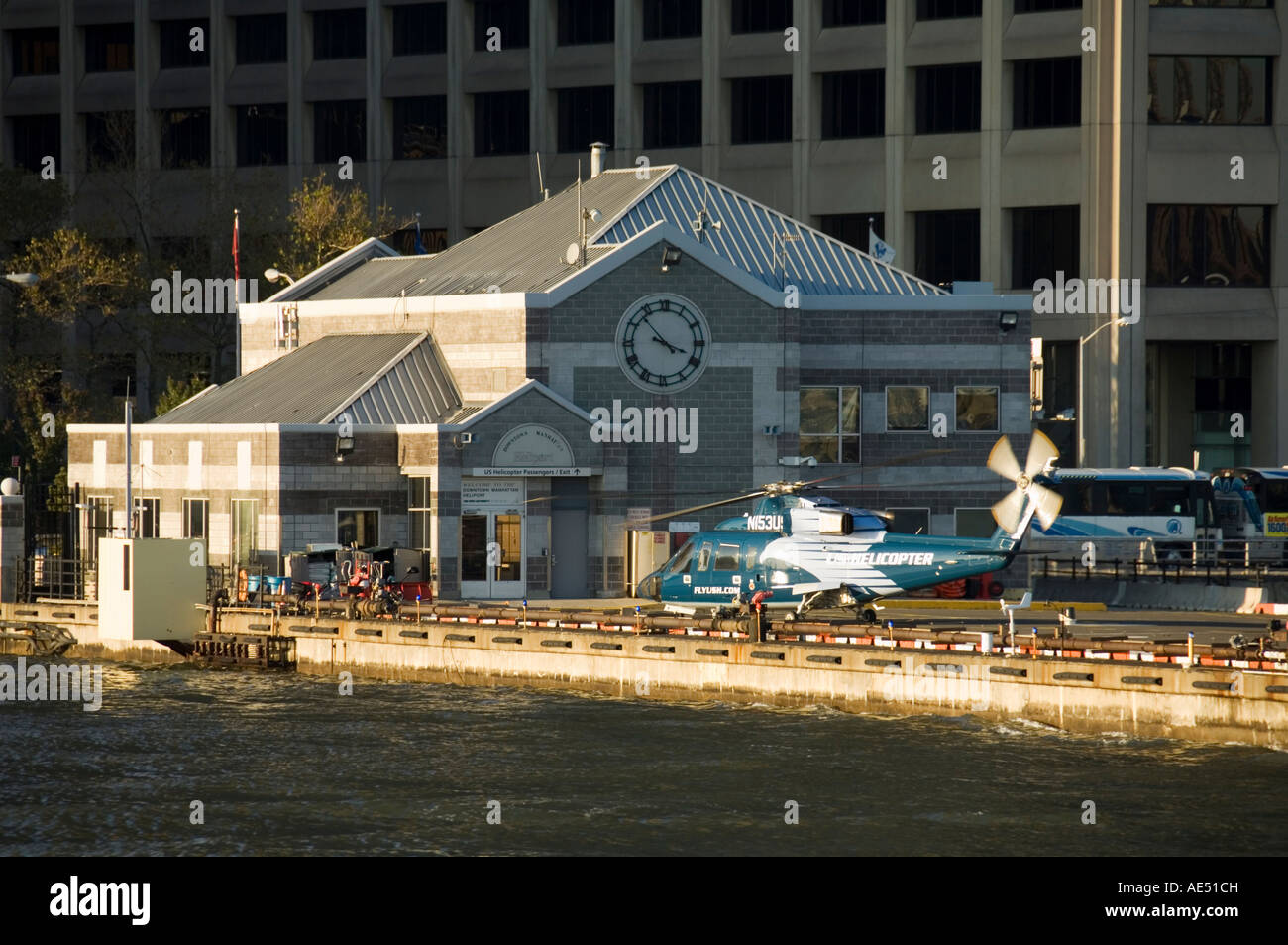 Heliports hi-res stock photography and images - Alamy