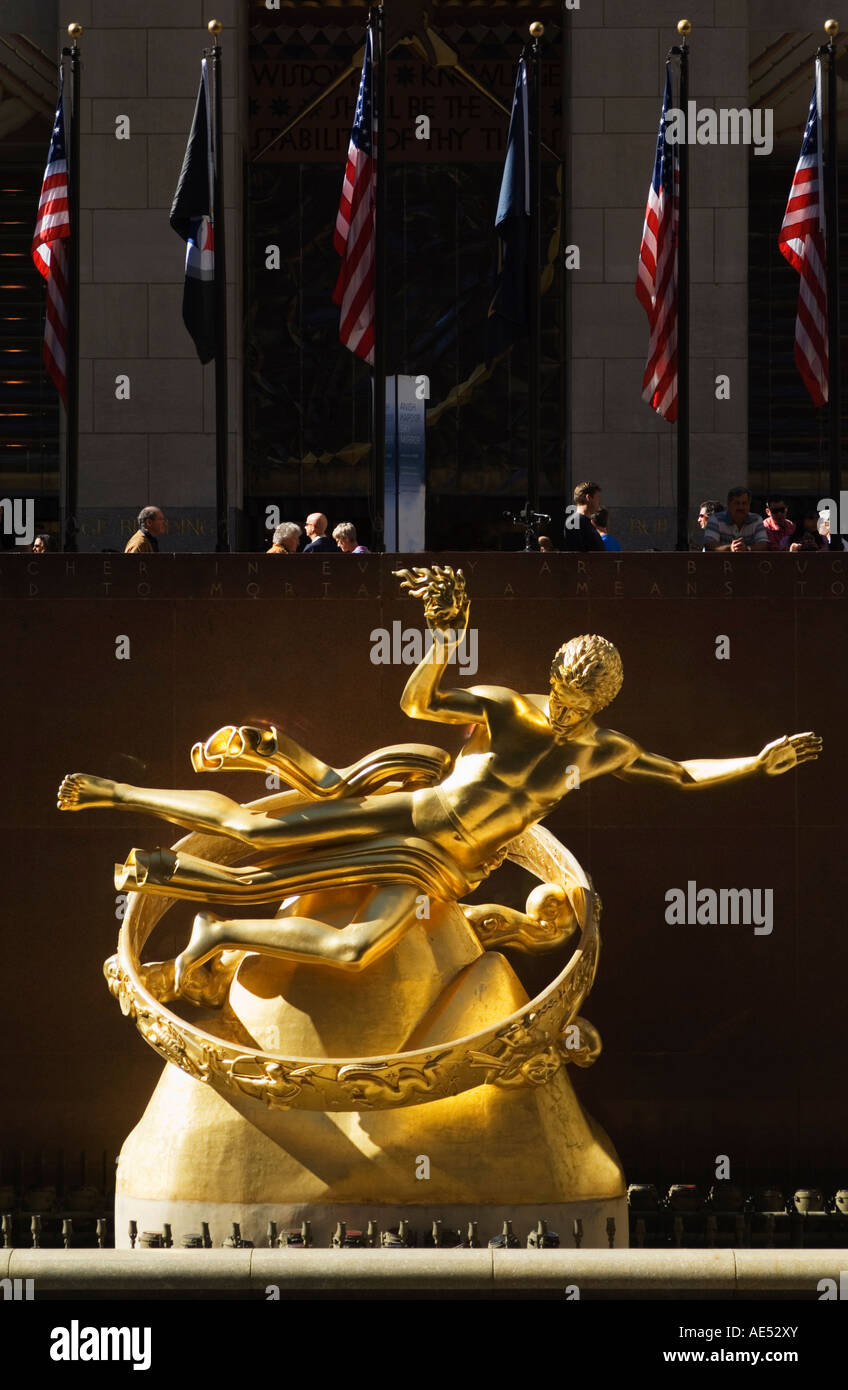 Statue of Prometheus in the Plaza of the Rockefeller Center, Manhattan ...