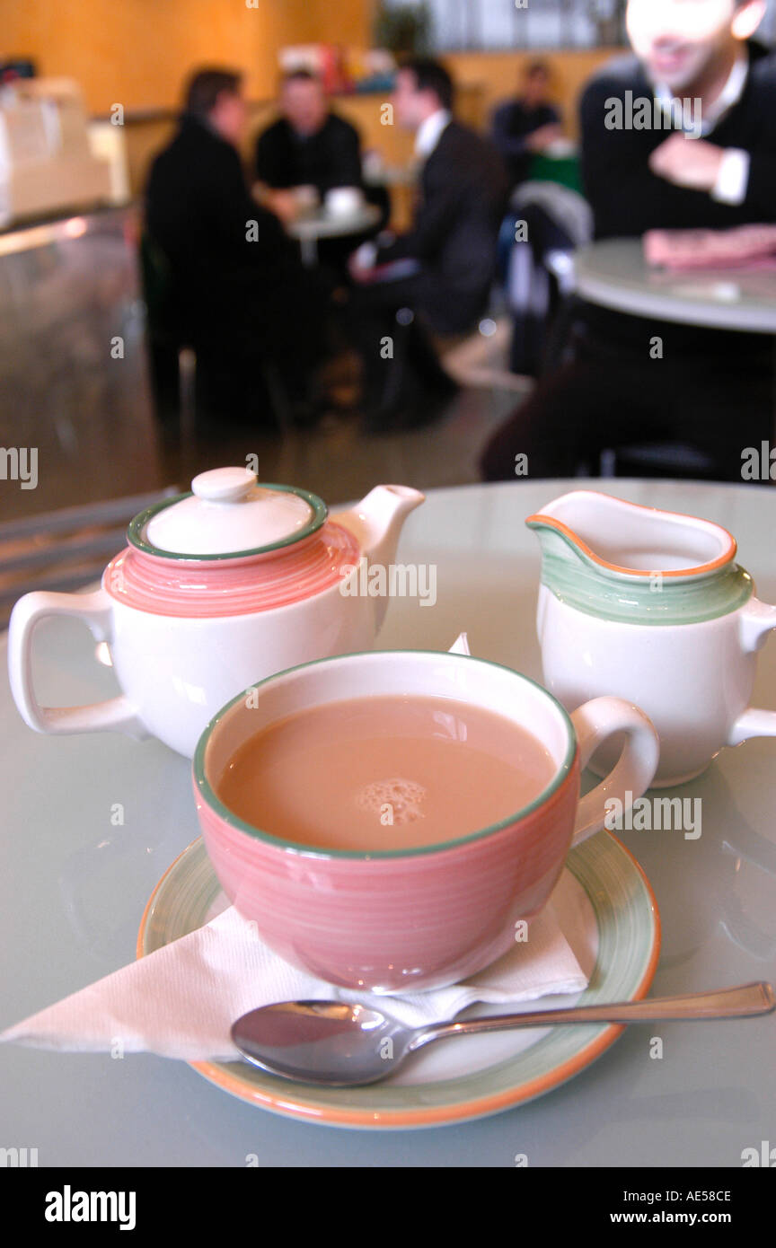 England tea hi-res stock photography and images - Alamy