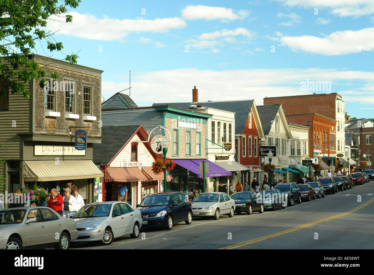 Downtown camden maine new england hi-res stock photography and images ...