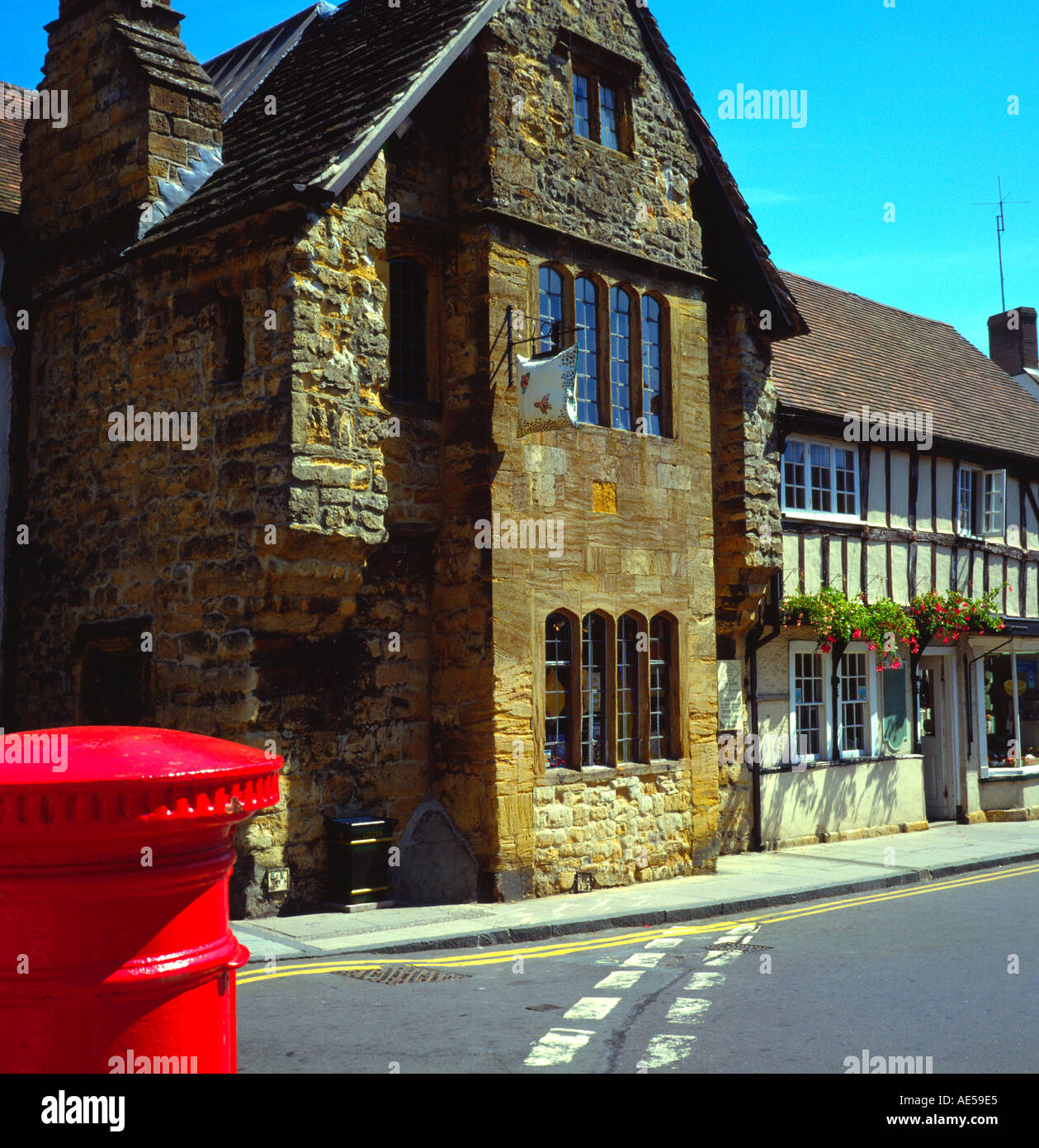 Sherborne post box hi-res stock photography and images - Alamy