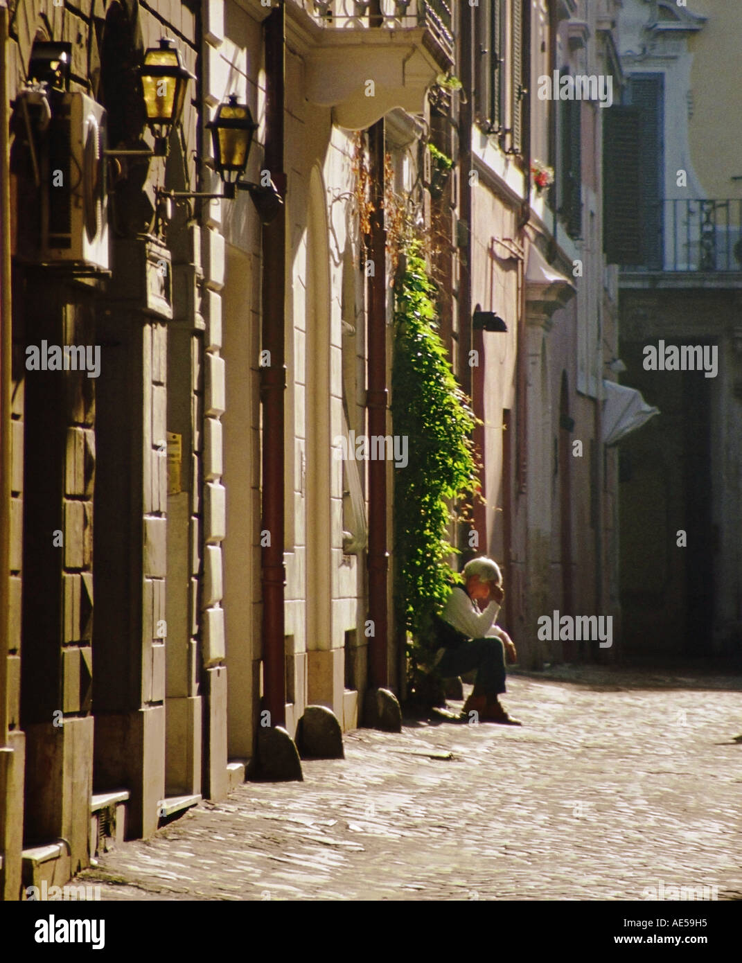 Man cry doorstep hi-res stock photography and images - Alamy