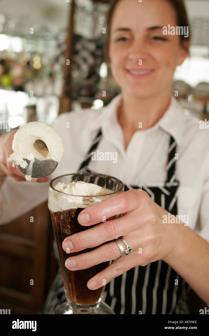 Root beer float hi-res stock photography and images - Alamy