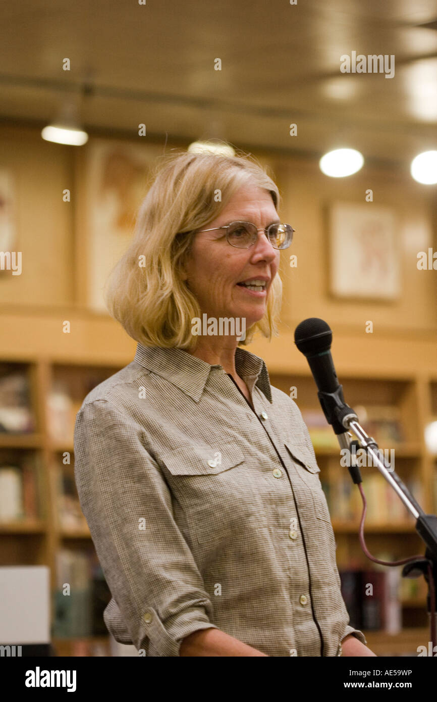 Writer bookstore hi-res stock photography and images - Alamy