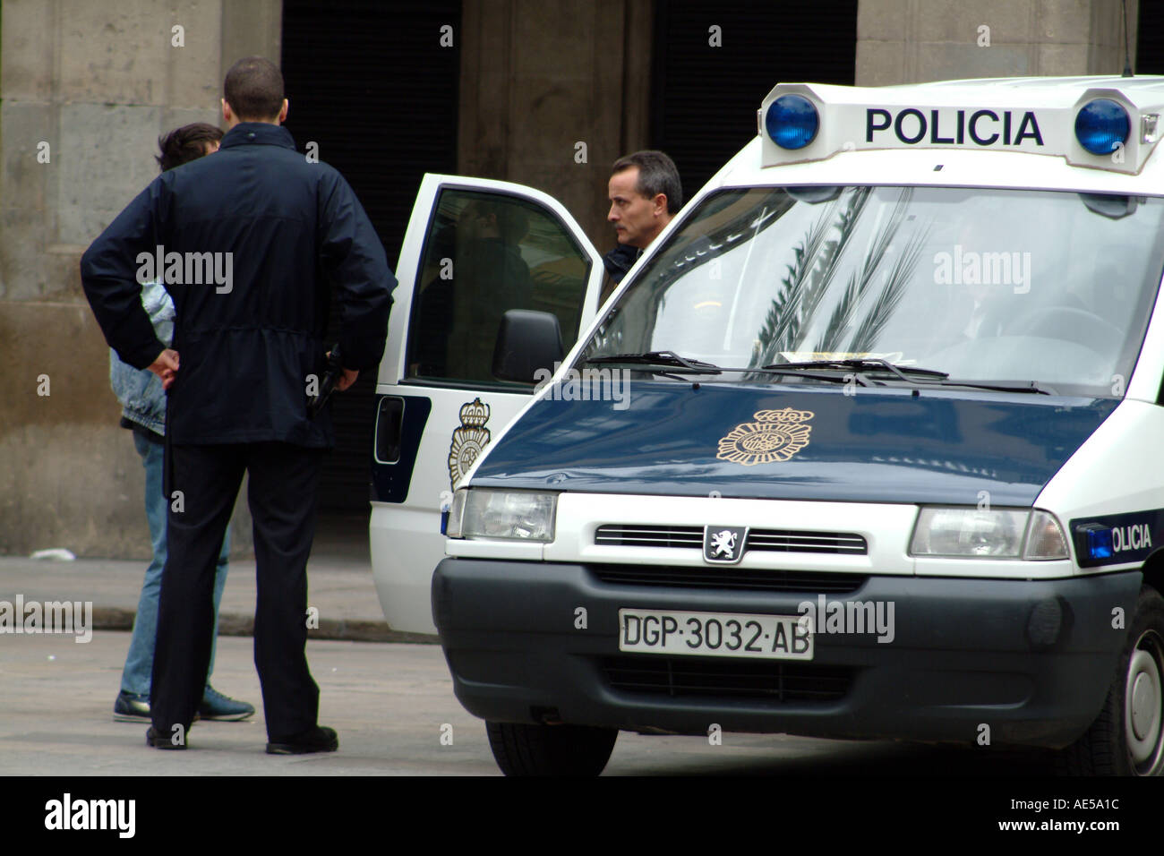 Barcelona police vehicle hi-res stock photography and images - Alamy
