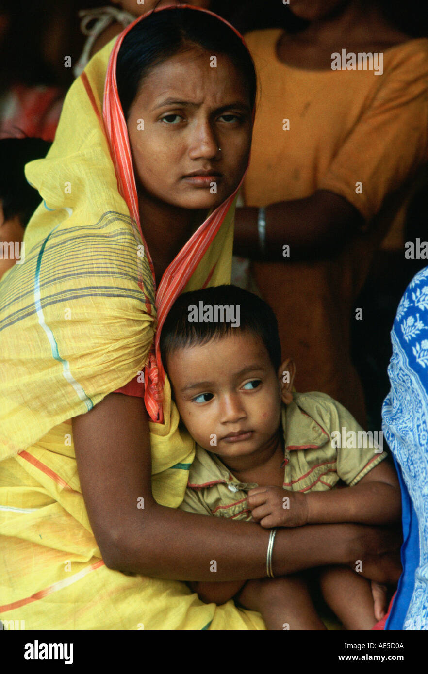 Mother and child in Bangladesh Stock Photo - Alamy