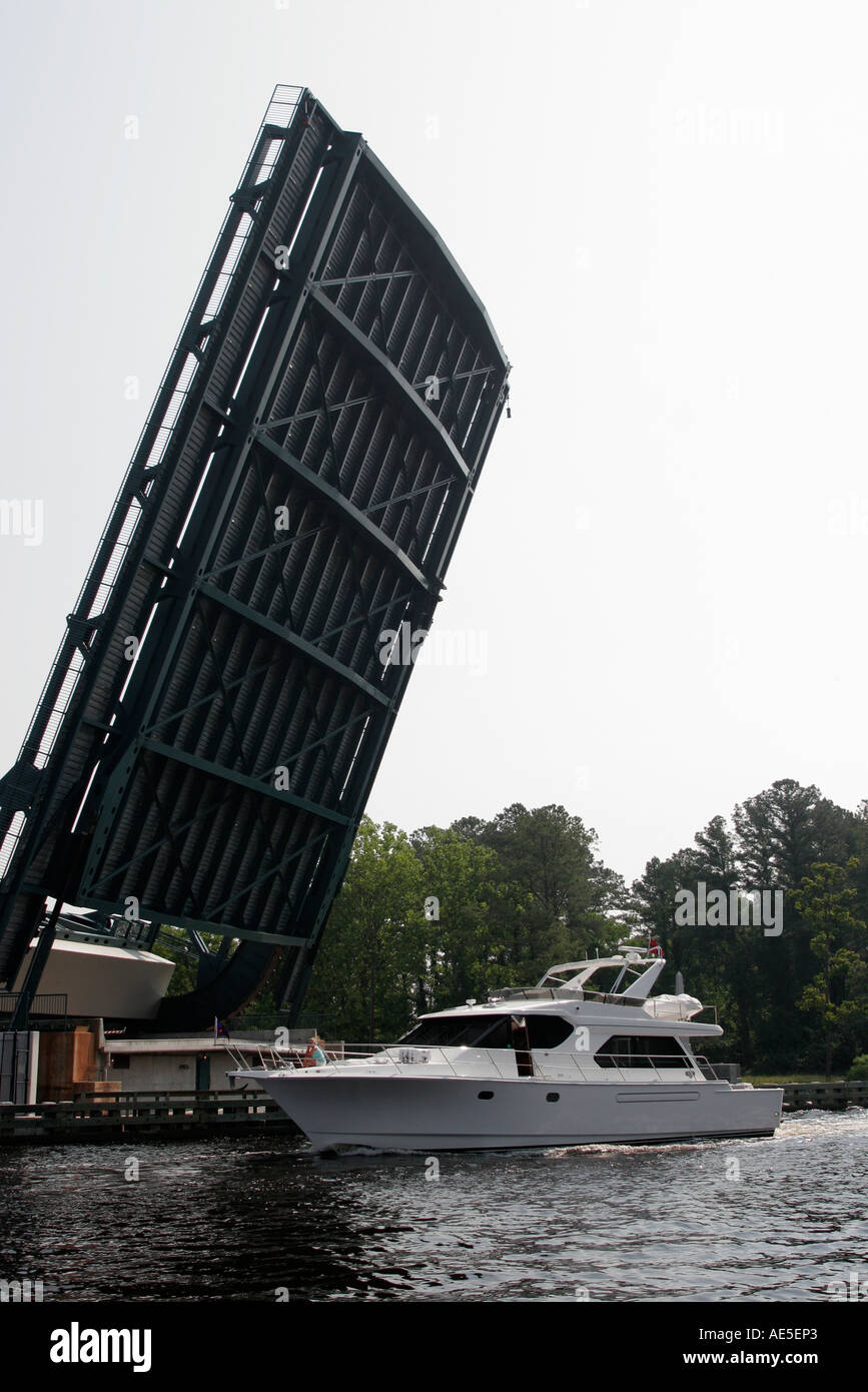 Chesapeake Virginia,Intracoastal Great Bridge,drawbridge,boat,visitors ...