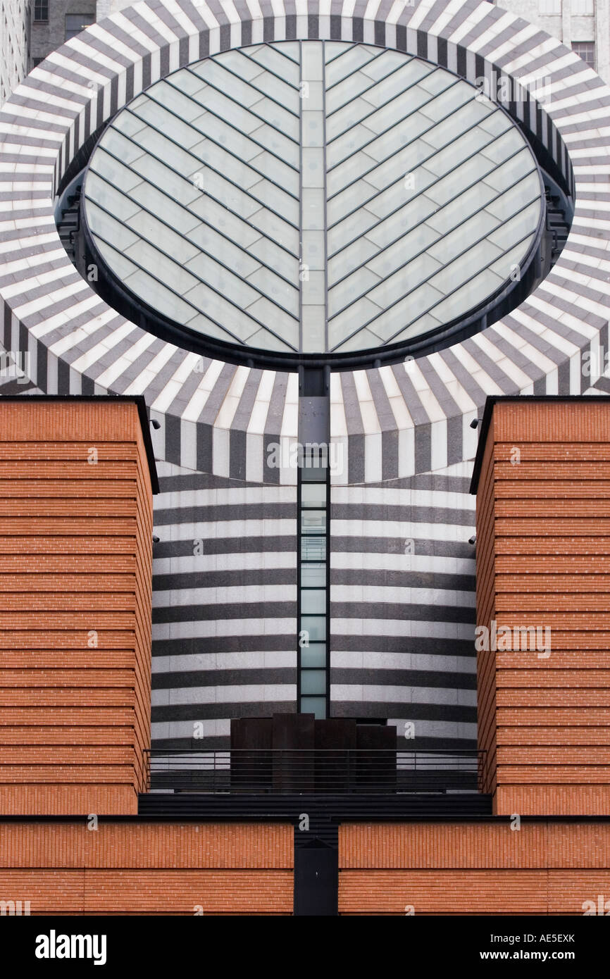 Black white striped building hi-res stock photography and images - Alamy