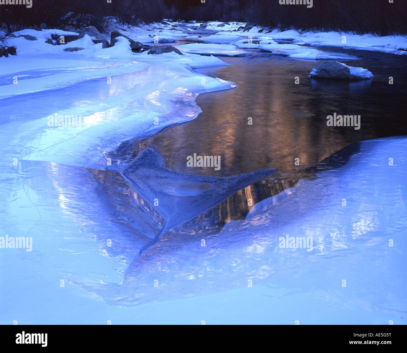 Changing temperature temperatures hi-res stock photography and images ...