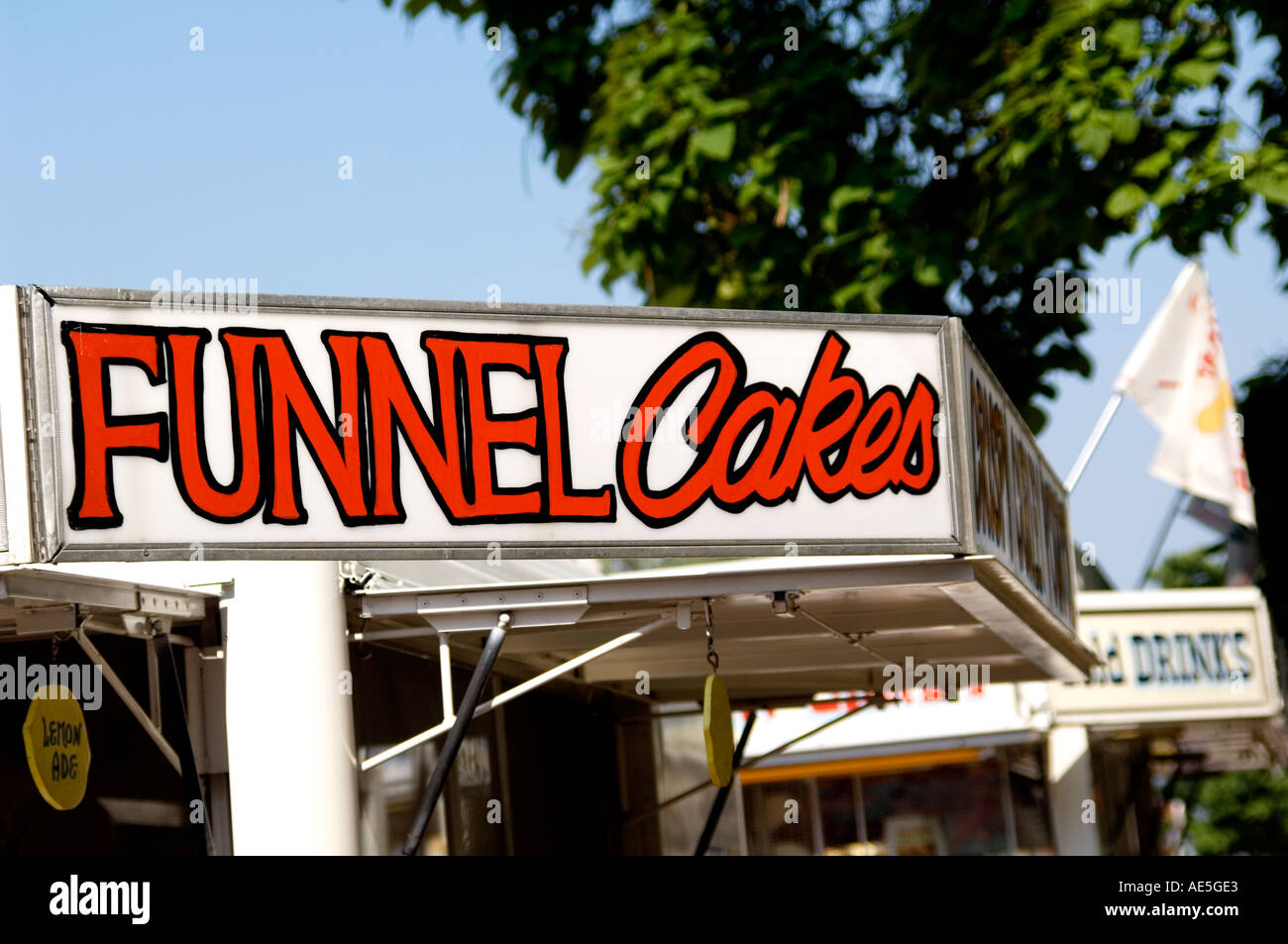 Funnel cake stand hi-res stock photography and images - Alamy