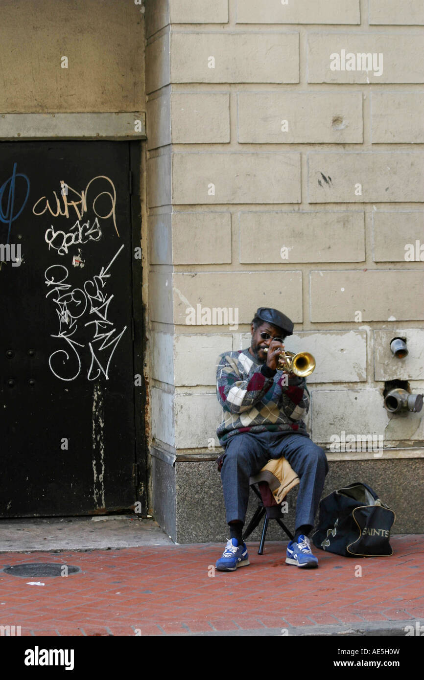 African man playing trumpet hi-res stock photography and images - Alamy