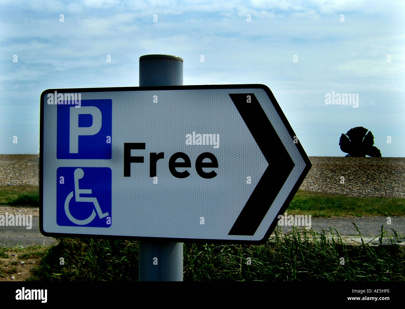 free parking sign Stock Photo - Alamy