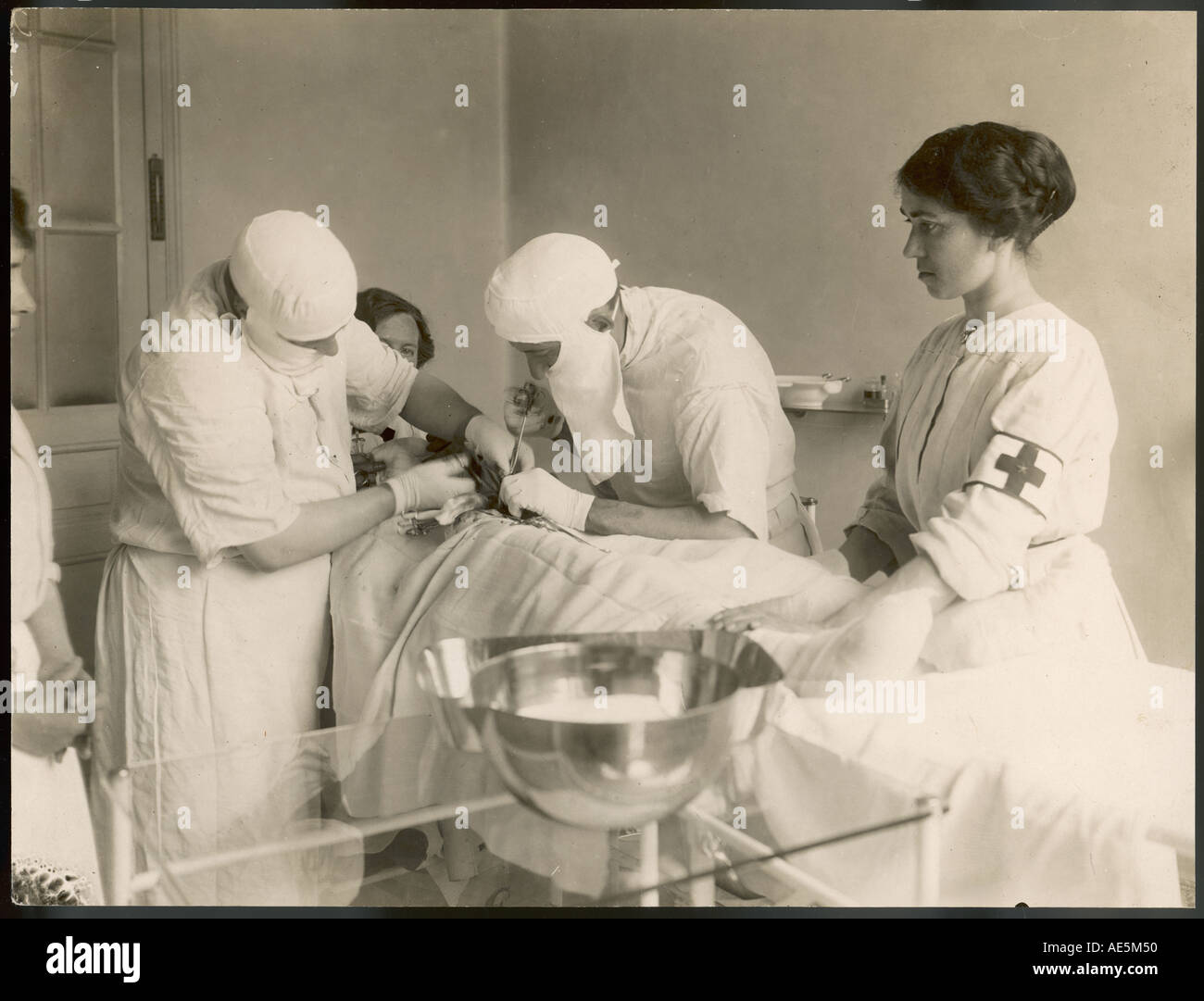 Photo of surgery in progress hi-res stock photography and images - Alamy