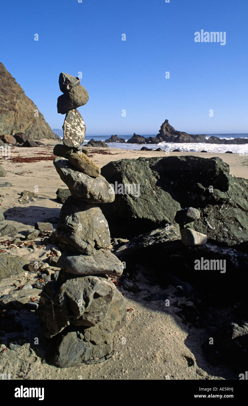 ROCK ART on the beach BIG SUR CALIFORNIA Stock Photo - Alamy