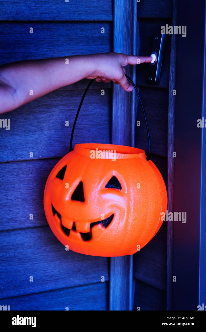 Child Ringing Doorbell High Resolution Stock Photography and Images - Alamy