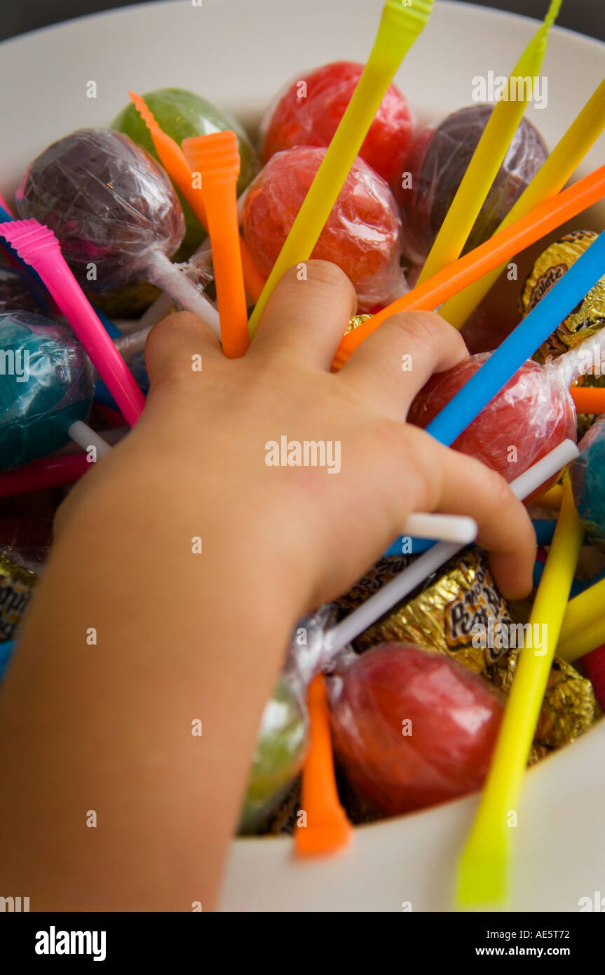 Child sugar handful hi-res stock photography and images - Alamy
