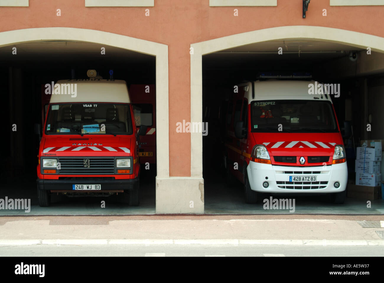 Pompiers renault hi-res stock photography and images - Alamy