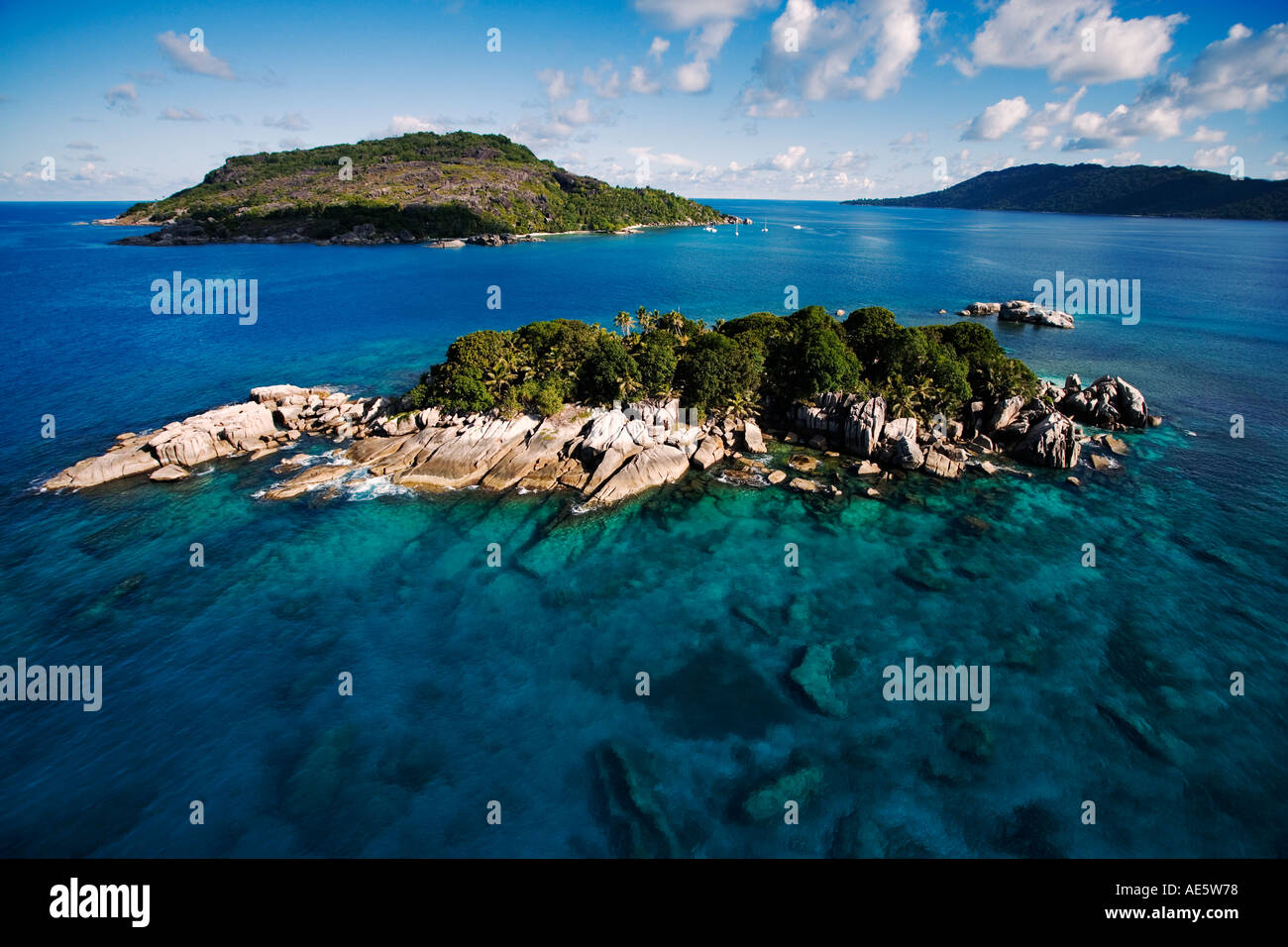 Aerial view tropical island coco hi-res stock photography and images ...
