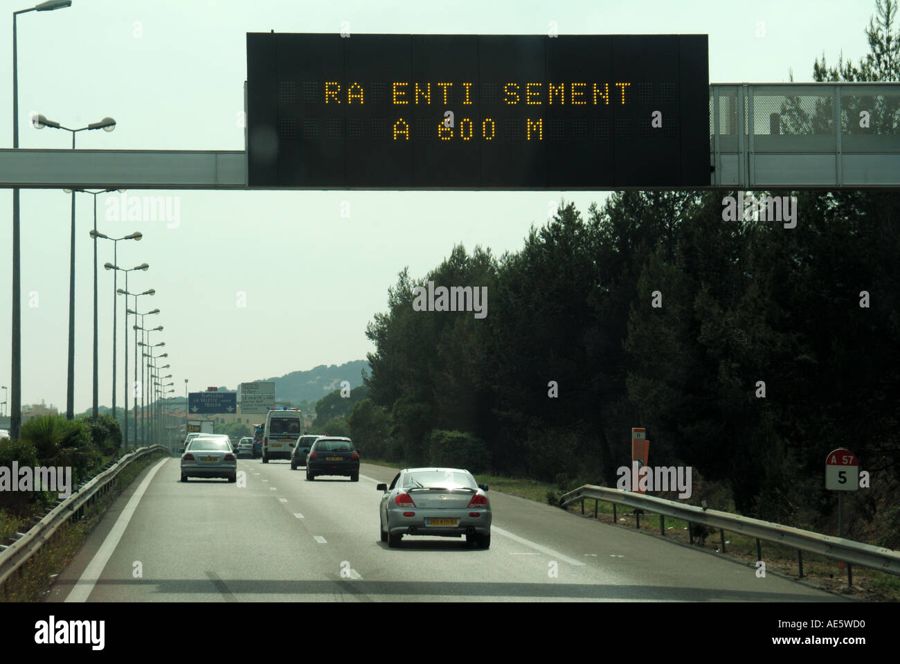 Motorway Signs Overhead Gantry Stock Photos & Motorway Signs Overhead ...