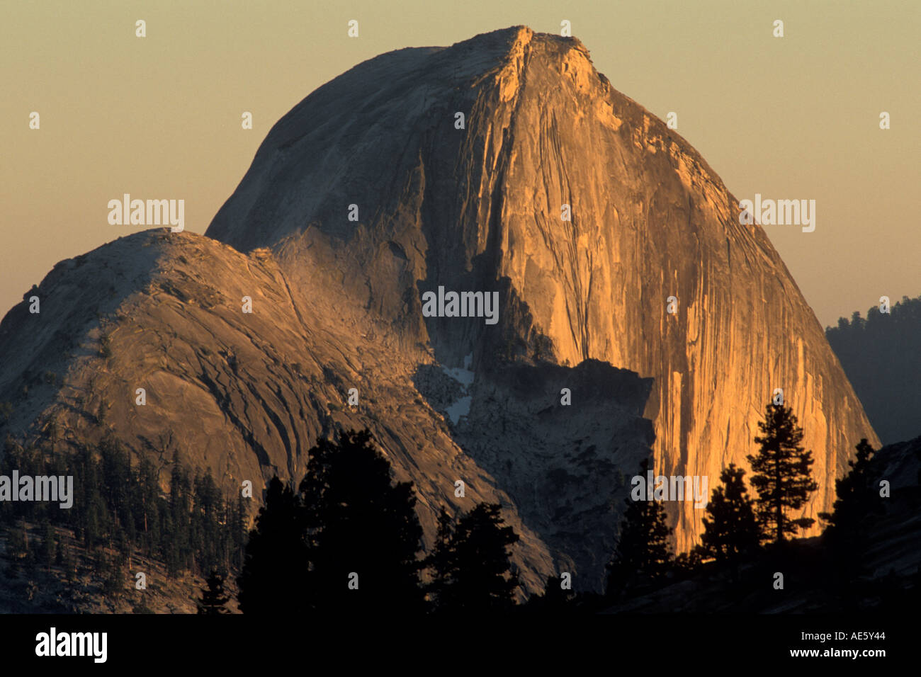 Sunset light on Half Dome from Olmsted Point Yosemite National Park ...