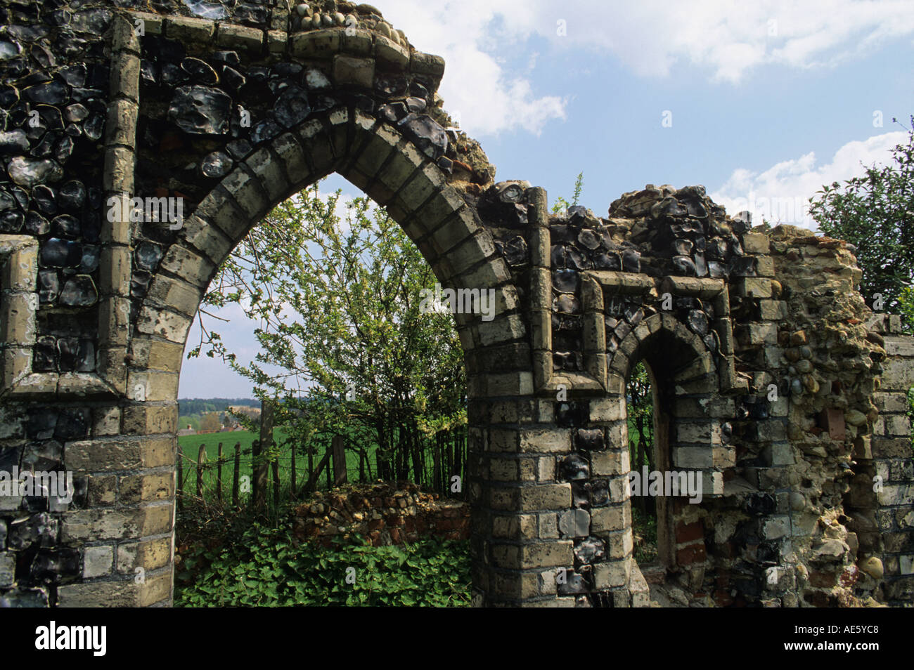 Garden folly hi-res stock photography and images - Alamy
