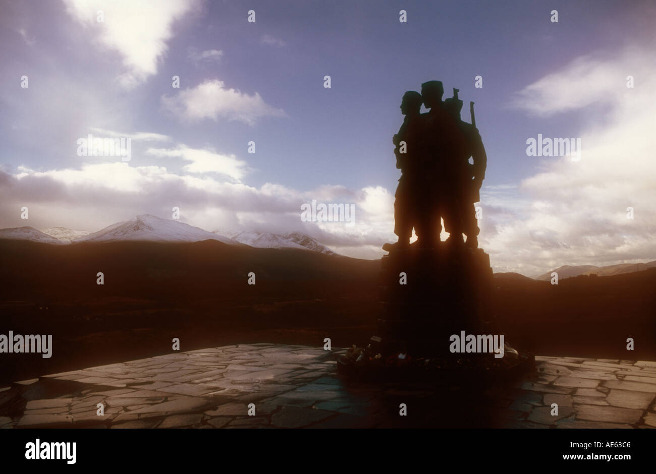 Commando memorial silhouette hi-res stock photography and images - Alamy