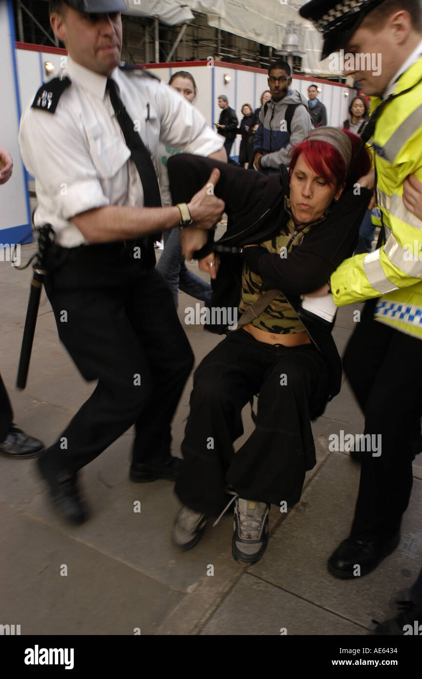 Iraq anti war protest 2003 london hi-res stock photography and images ...