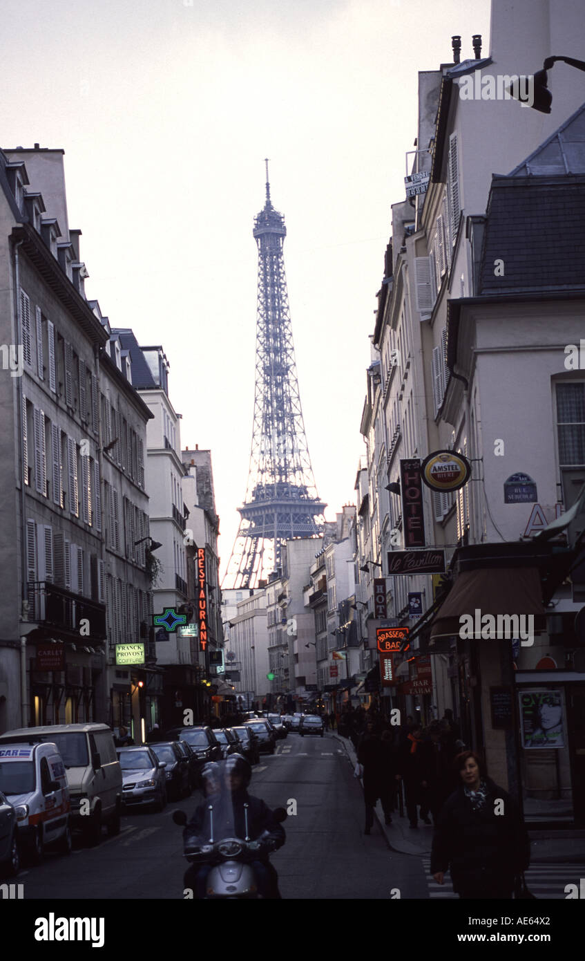 Paris backstreet hi-res stock photography and images - Alamy