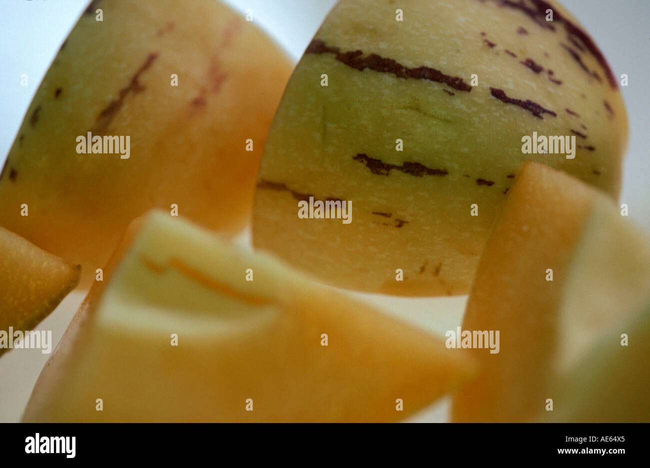 Melon Pear (Solanum muricatum ) Pepino Stock Photo - Alamy