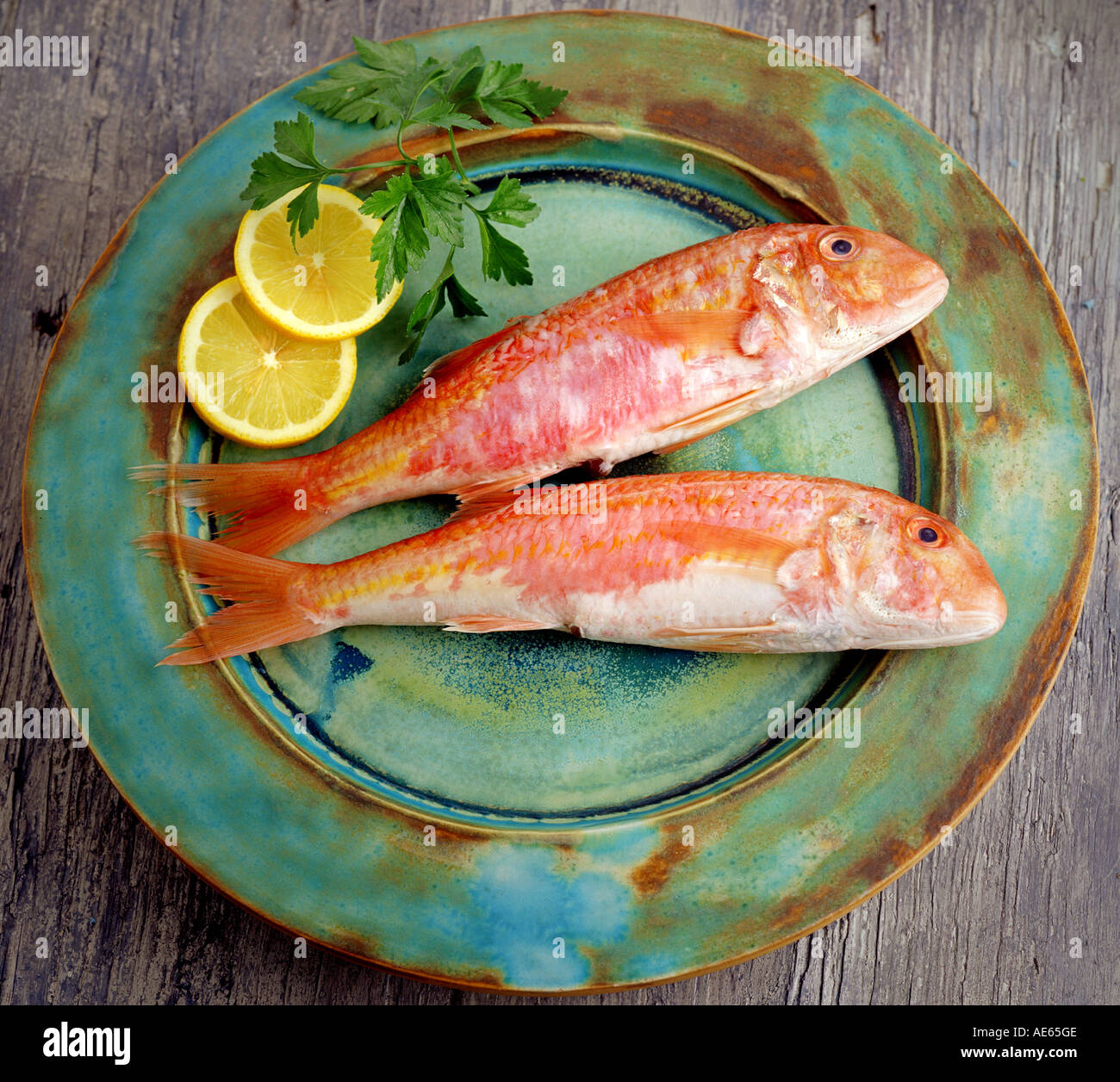 Fishmonger poisson hi-res stock photography and images - Alamy