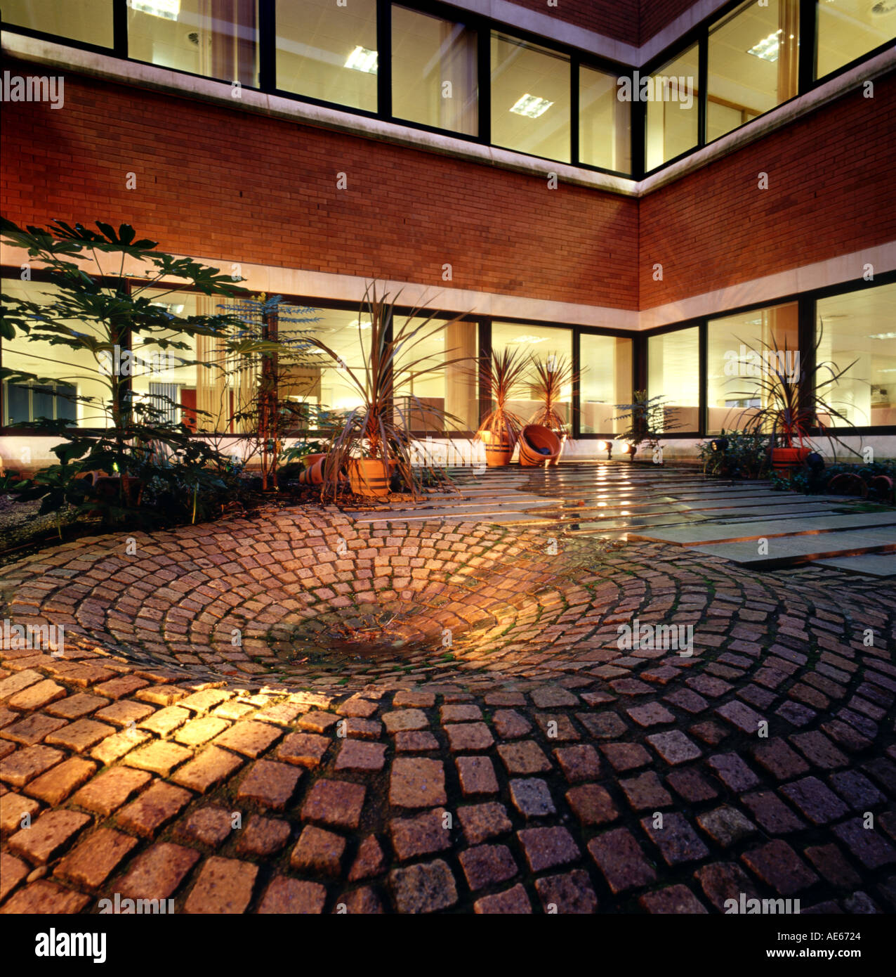Garden Courtyard of an Office Block Stock Photo - Alamy