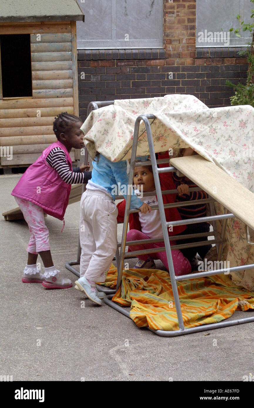 School reception hi-res stock photography and images - Alamy